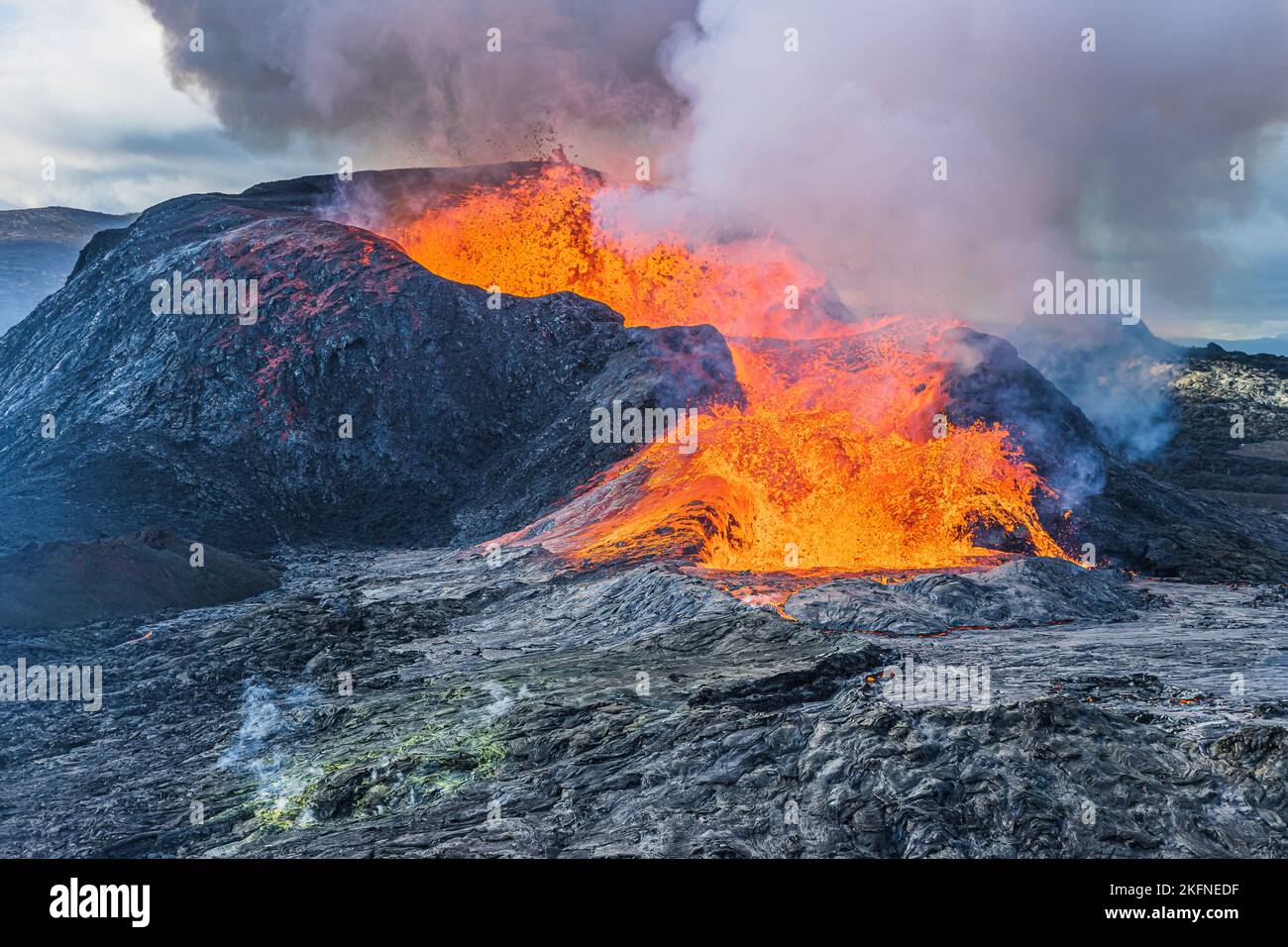 Vulkanlandschaft in Island. Aktiver Vulkan auf der Halbinsel Reykjanes ...