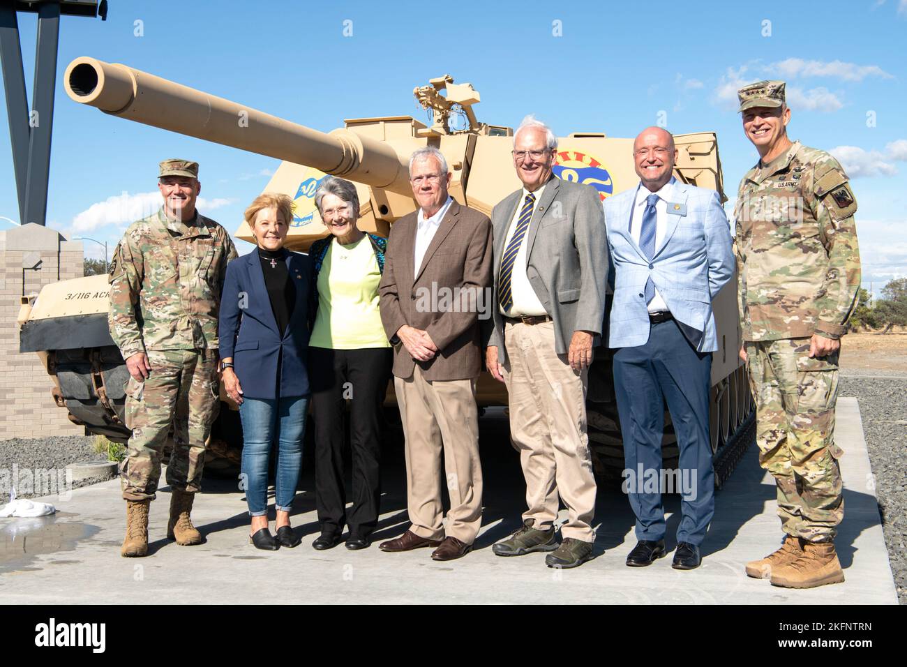 (Von links nach rechts) Maj. Gen. Michael E. Stencel, Adjutant General ...