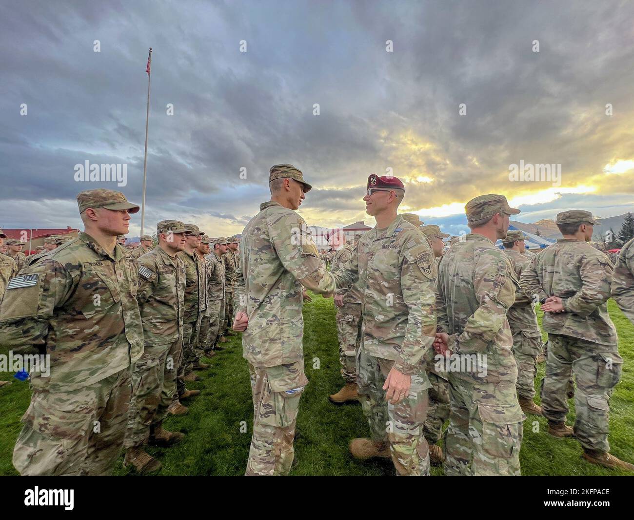 Generalmajor Brian S. Eifler, General der Luftlandedivision von 11 ...
