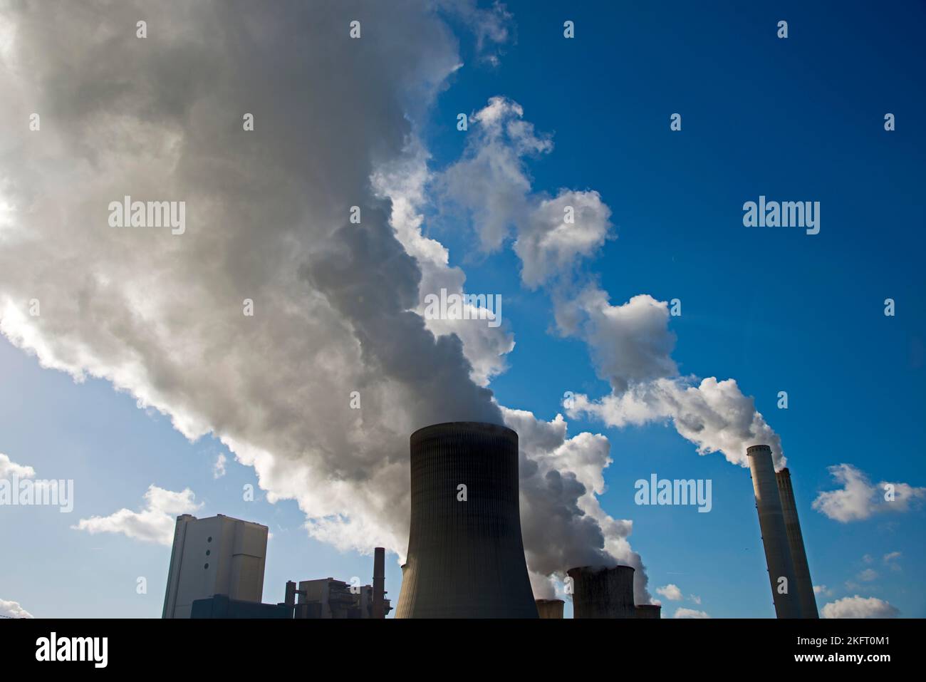 Kraftwerk Niederaussem, ein Grundlastkraftwerk der RWE PowerAG mit ...