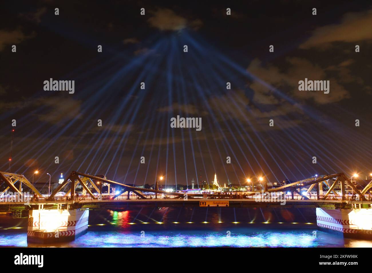 Bangkok Thailand 19. November 2022: Vijit Chao Phraya feiert Auftritt ...