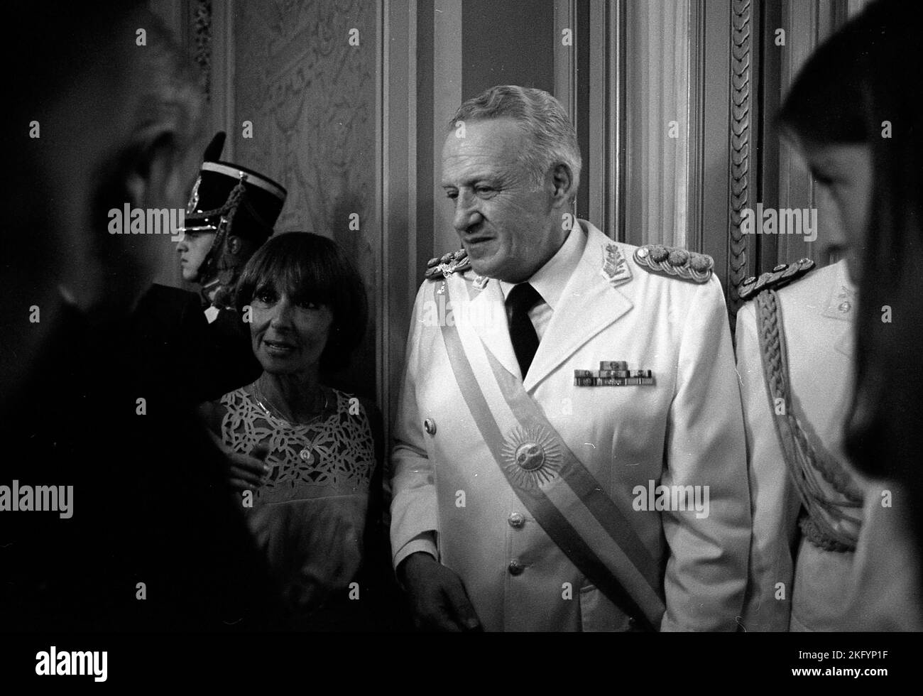 Argentinischer General Leopoldo Fortunato Galtieri in der Casa Rosada ...