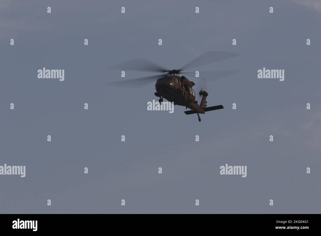 USA Der Hubschrauber der Army UH-60m Black Hawk führt einen Überflug ...