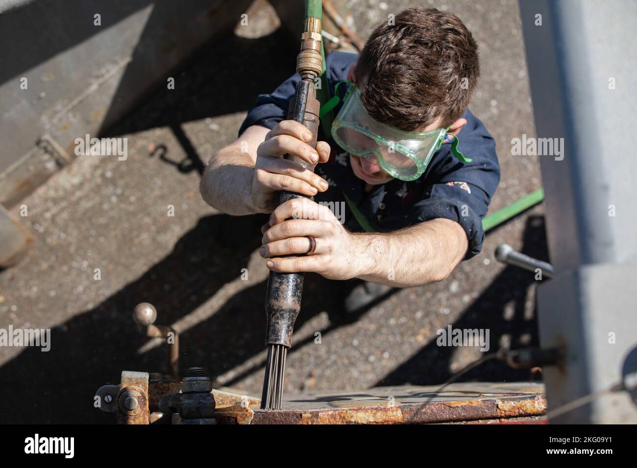 221018-N-LK647-1069 ATLANTISCHER OZEAN – Sonartechniker (Surface) 2 ...