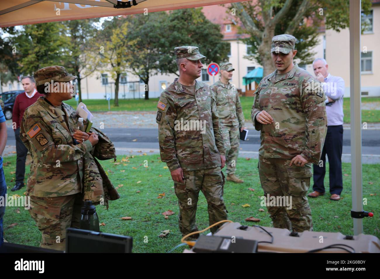Brigadier General Ray Phariss, United States Army Europe und African’s ...