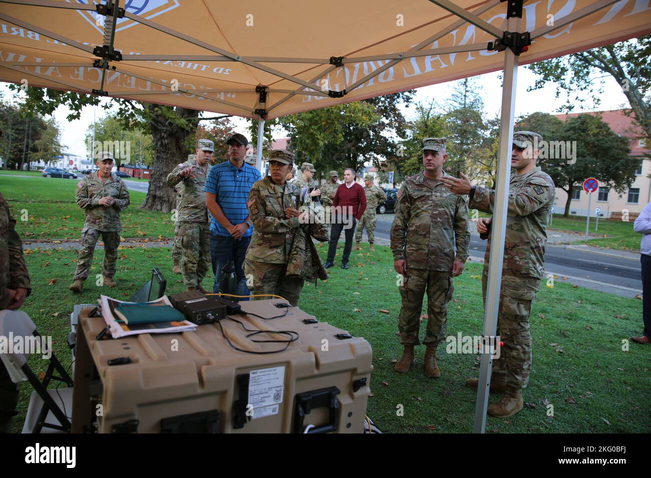 Brigadier General Ray Phariss, United States Army Europe und African’s ...