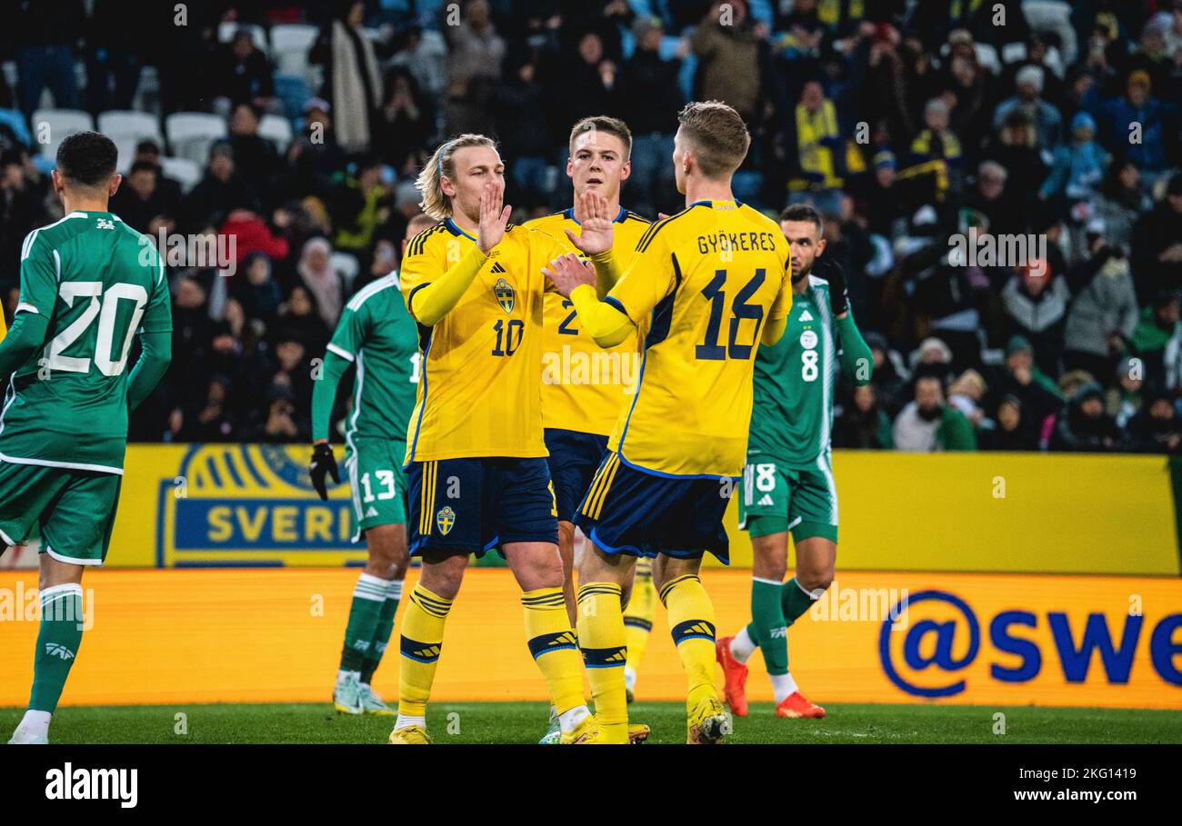 Malmoe, Schweden. 19., November 2022. Der Schwede Emil Forsberg (10 ...