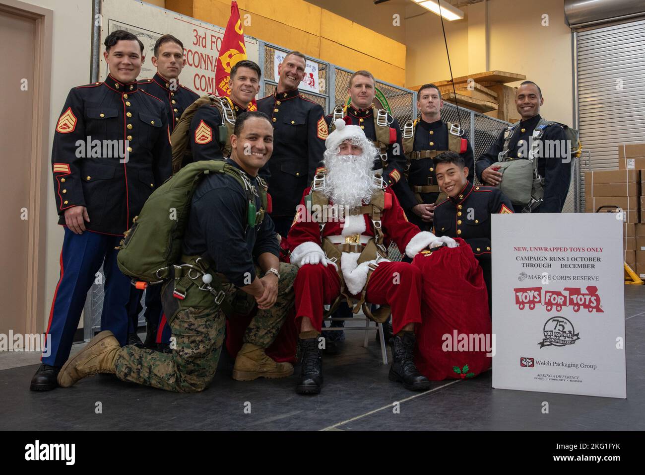 U.S. Marines with 3. Force Reconnaissance Company, 4. Marine Division ...