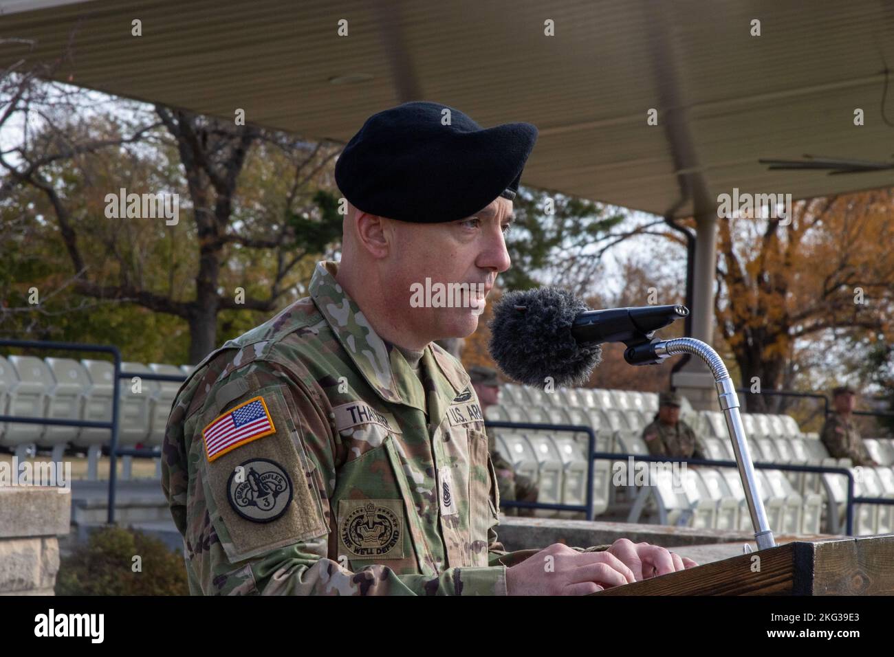 U.S. Army Command Sgt. Maj. William J. Thacker, das 1. Combined Arms ...