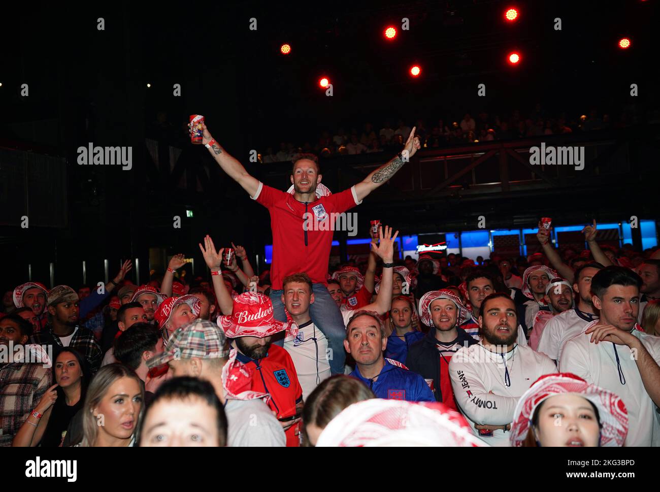 England-Fans beim Budweiser Fan Festival London in Outernet, während ...