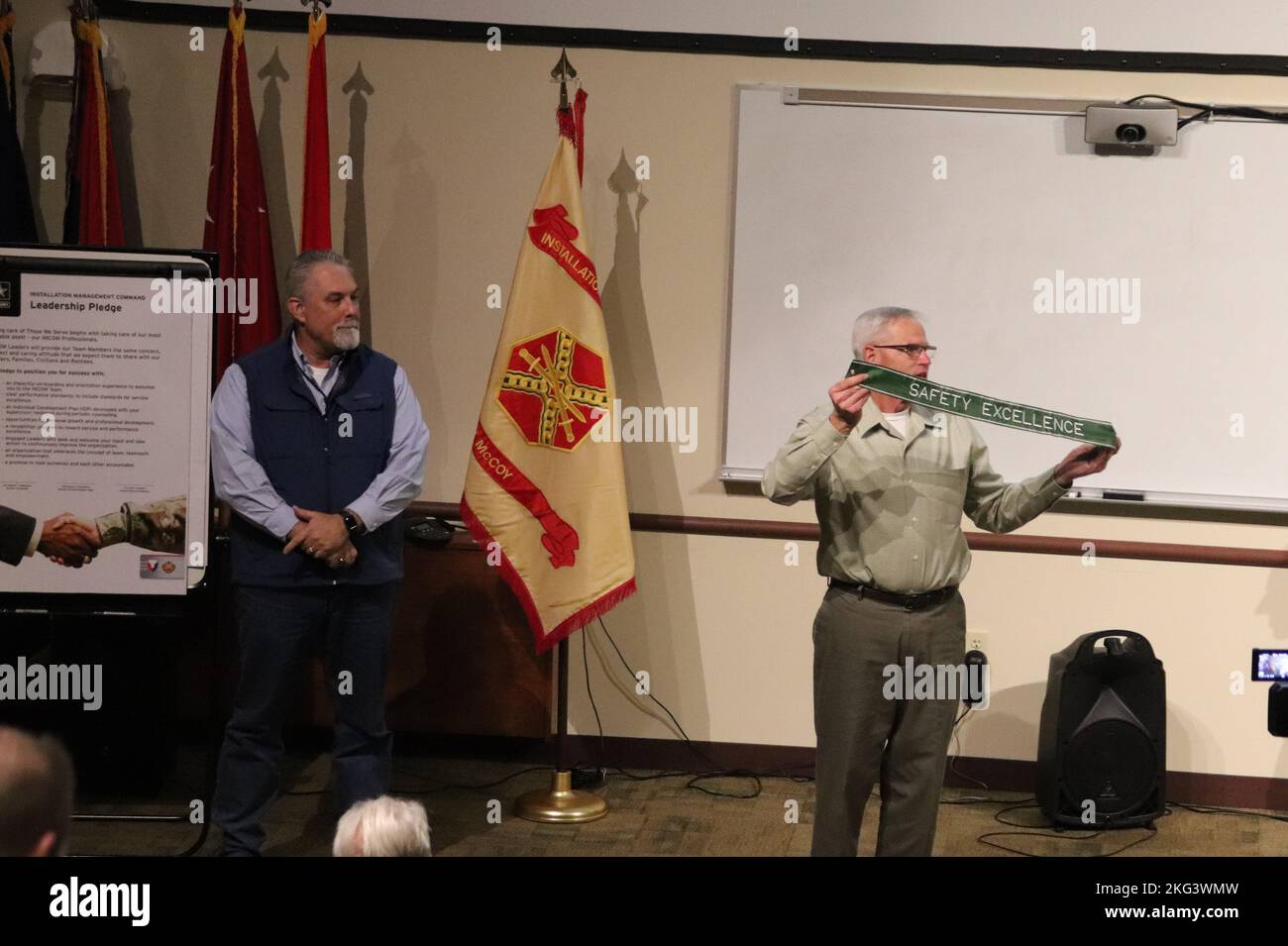Us army excellence safety streamer award -Fotos und -Bildmaterial in ...