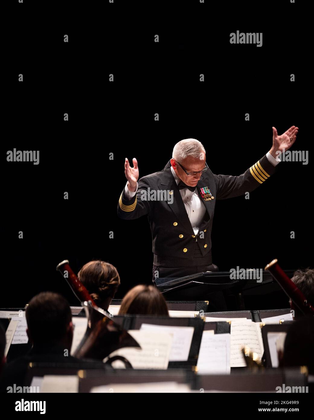 221028-N-FD081 WASHINGTON (August 8,2022) Captian Kenneth Collins ...