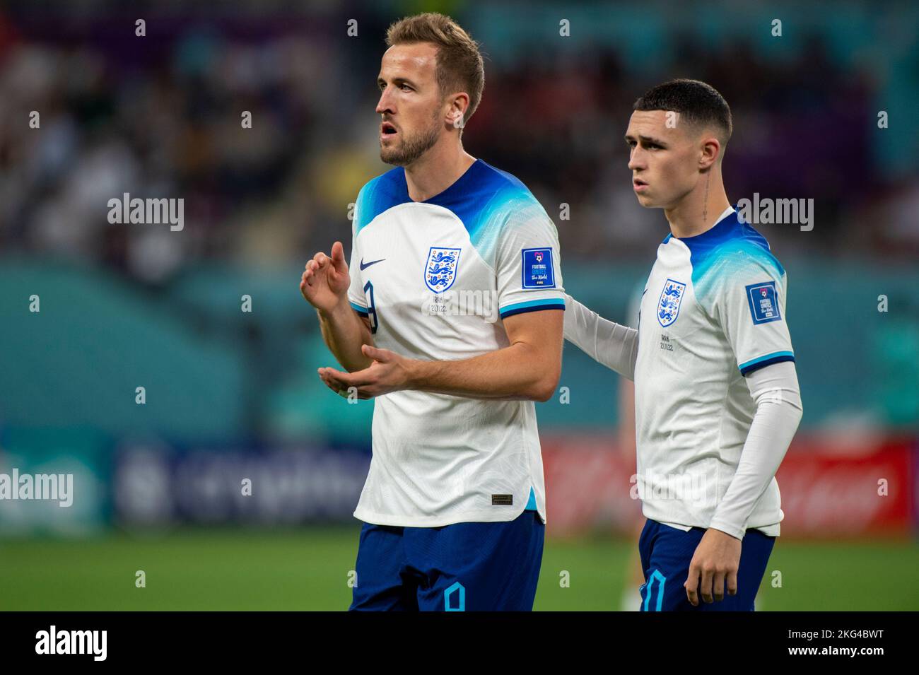 Harry Kane aus England und Philip Foden aus England während des FIFA ...
