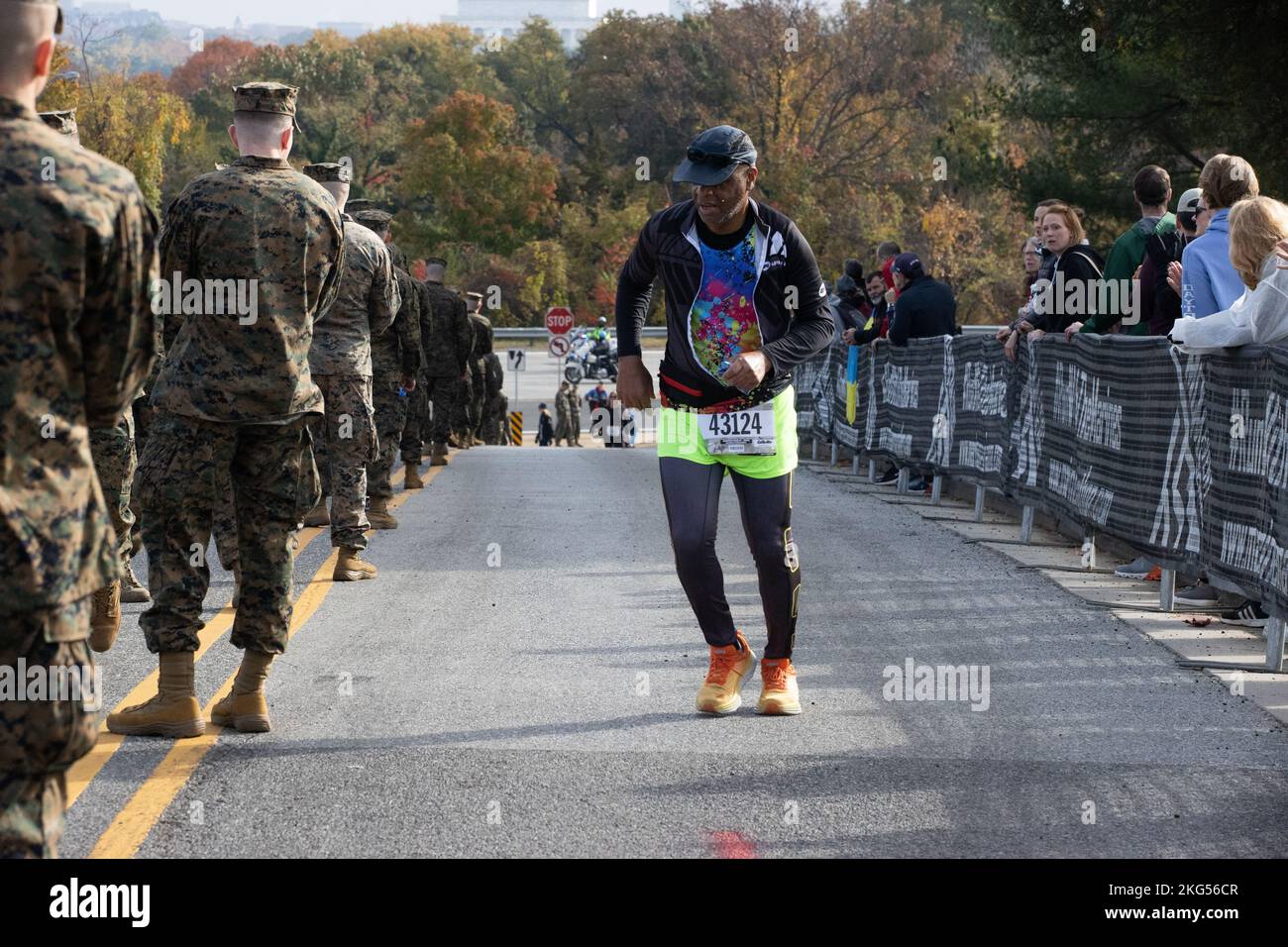Gerald Stewart aus Dallas, TX, startet am 30. Oktober 2022 in Arlington ...