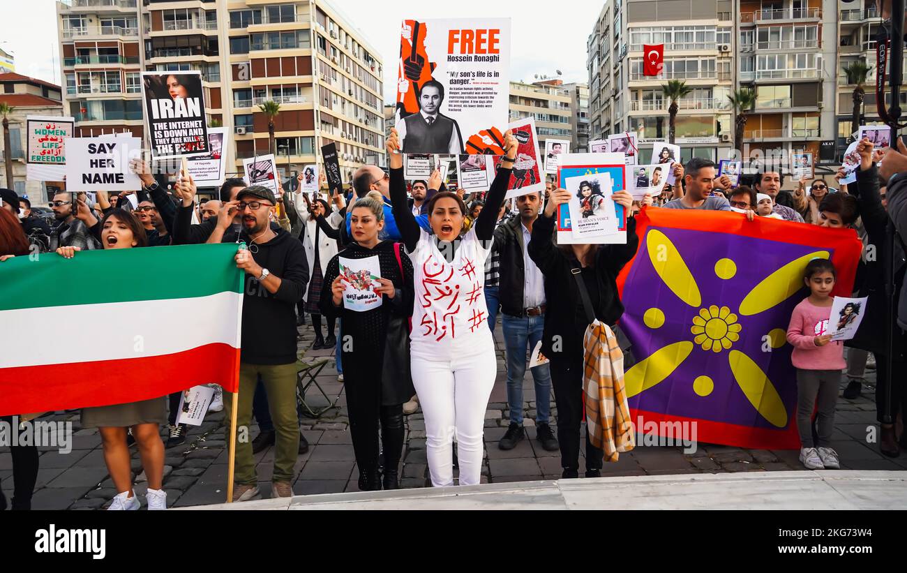 Izmir, Türkei, Türkei. 19.. November 2022. Die iranische Bevölkerung in ...