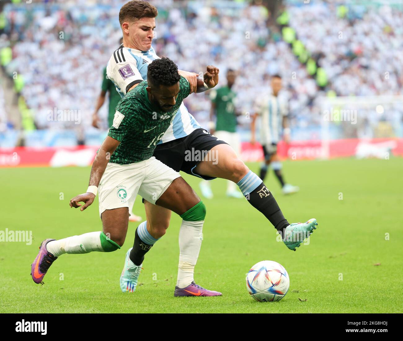 Lusail, Katar. 22.. November 2022. Nawaf Alabid (vorne) aus Saudi ...