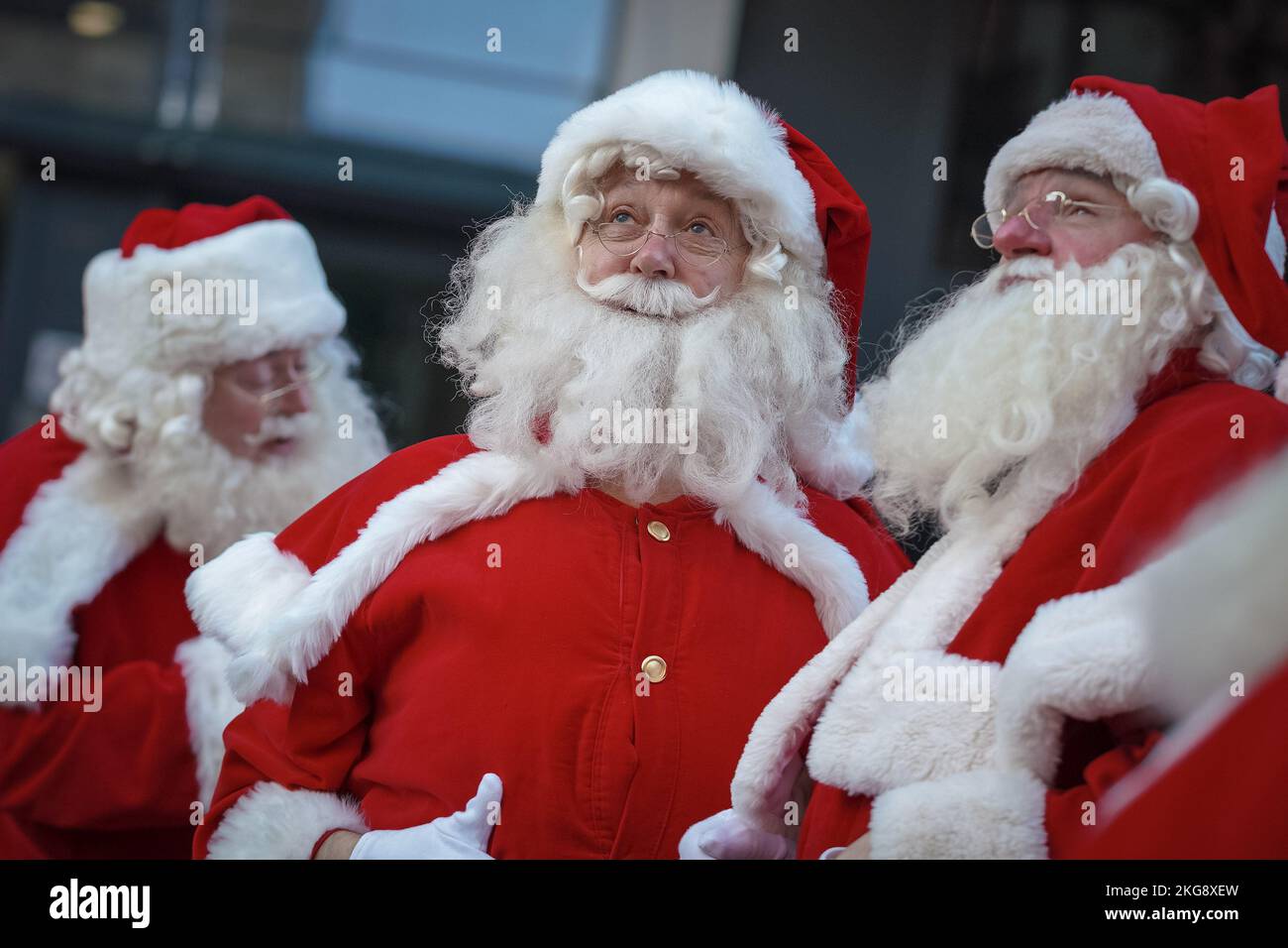 London, Großbritannien. 22.. November 2022. Darsteller bereiten sich ...