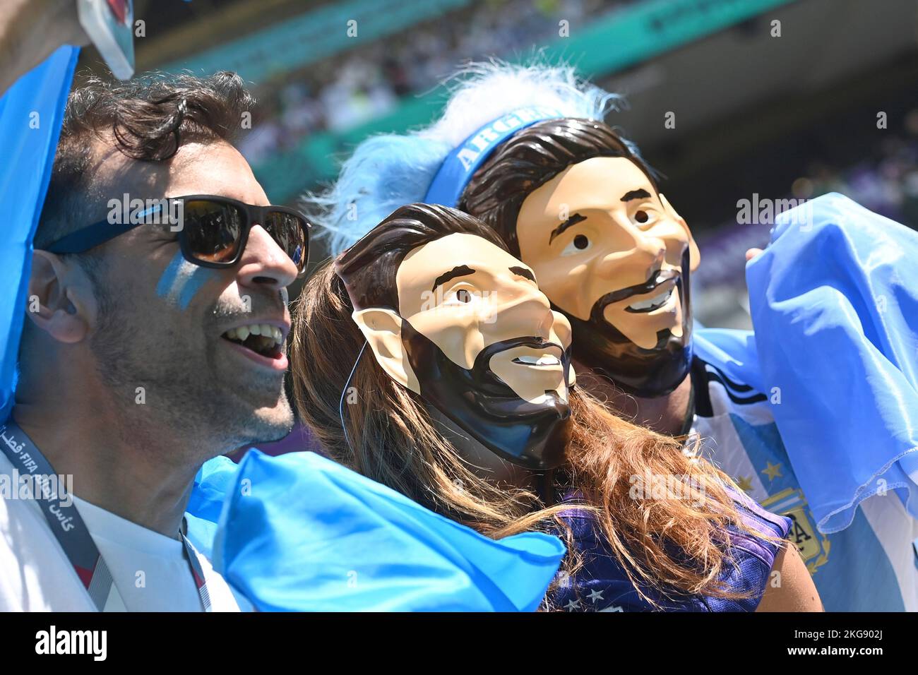 Doha, Katar. 22.. November 2022. Argentinische Fans, Fußballfans Match ...