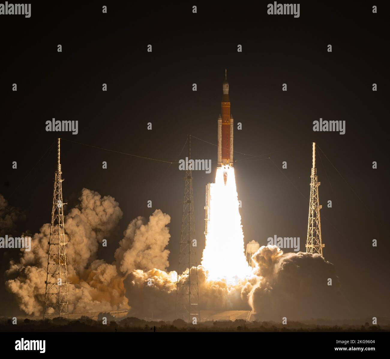 KENNEDY SPACE CE|NTRE, FLORIDA, USA - 16. November 2022 - Rakete des ...