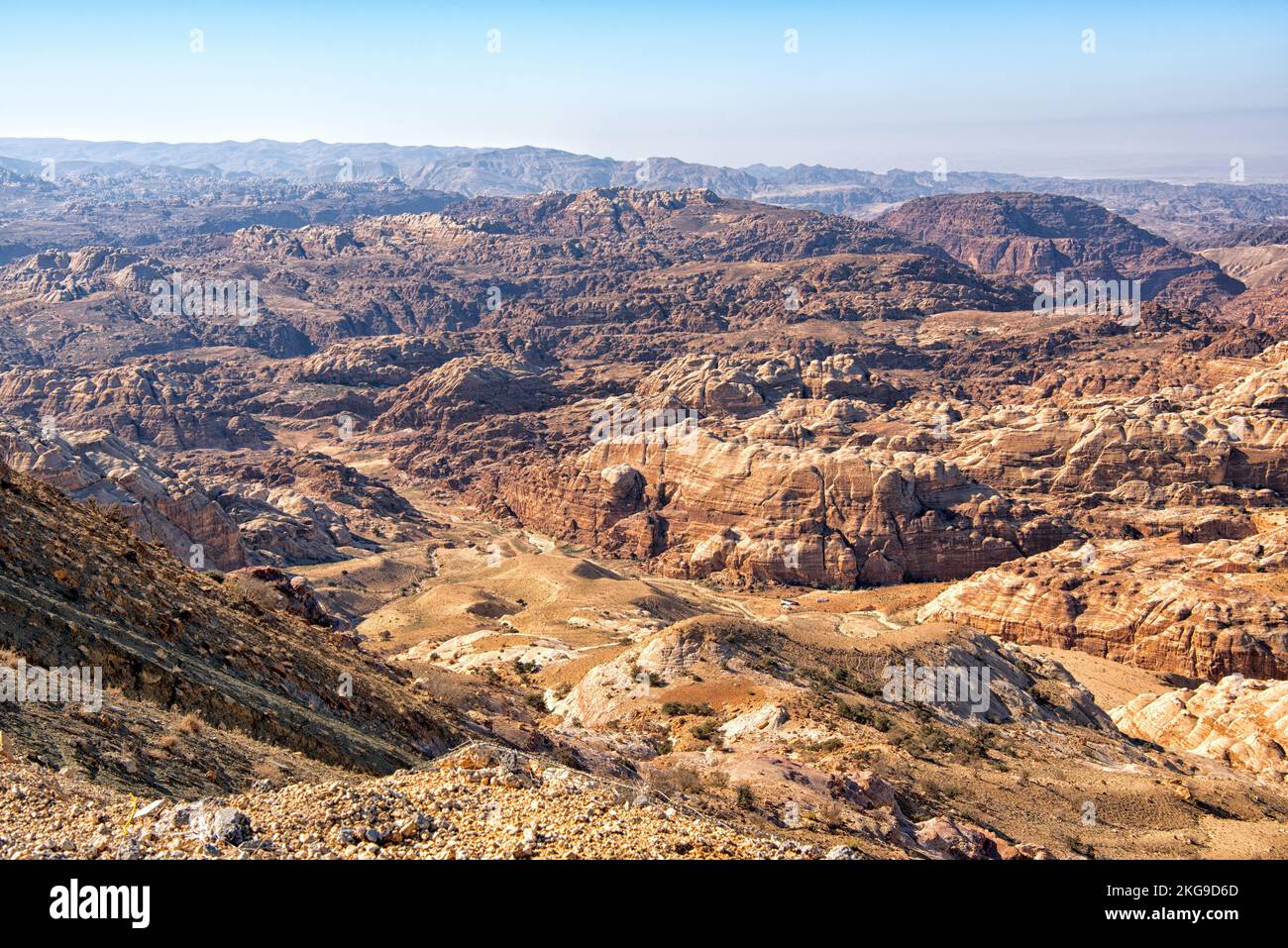 Jordans im Landesinneren, auf der Straße von Petra zum Wadi Rum ...