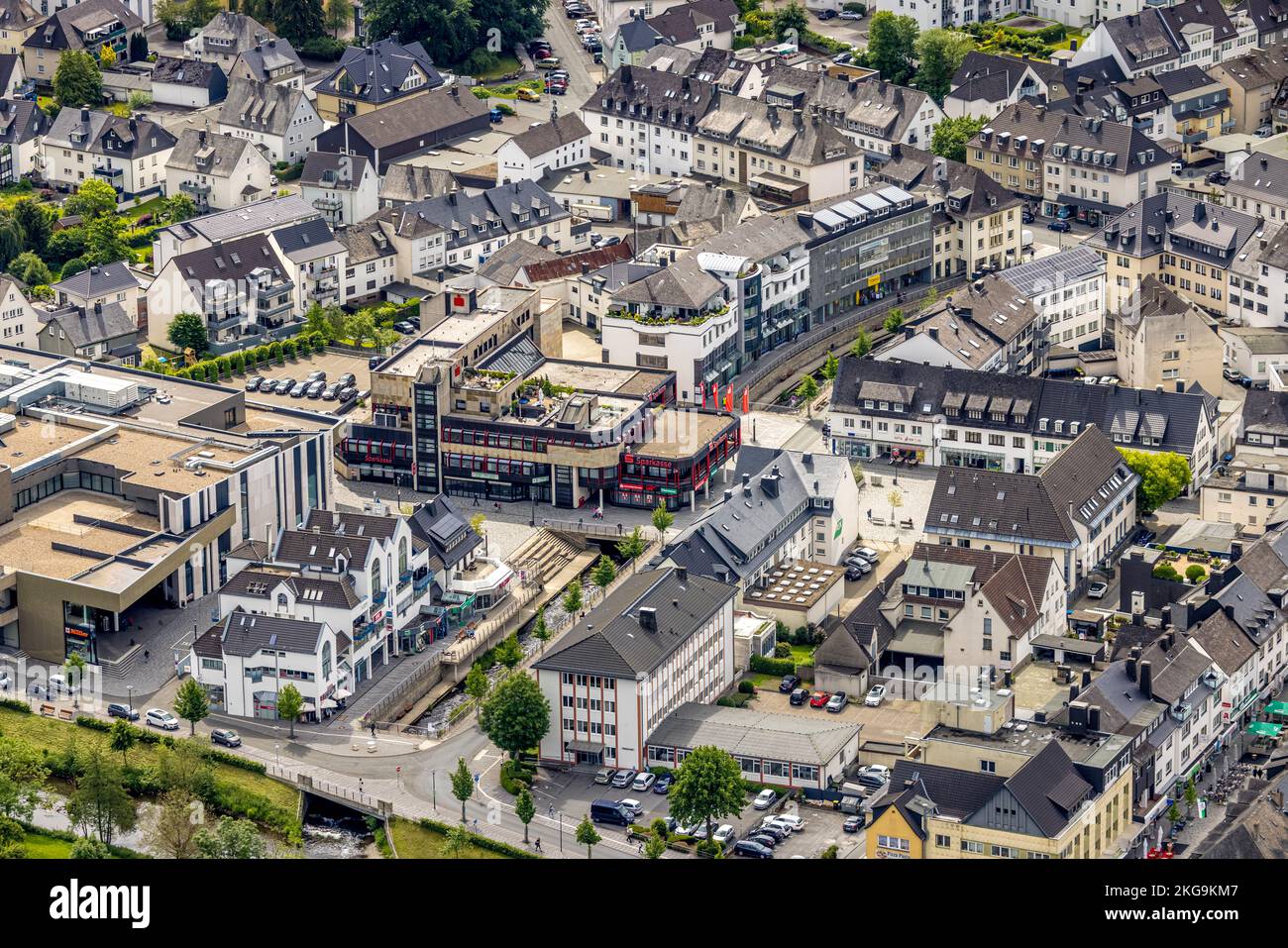 Luftaufnahme, Tiny Square mit Henne River und Henne Boulevard ...