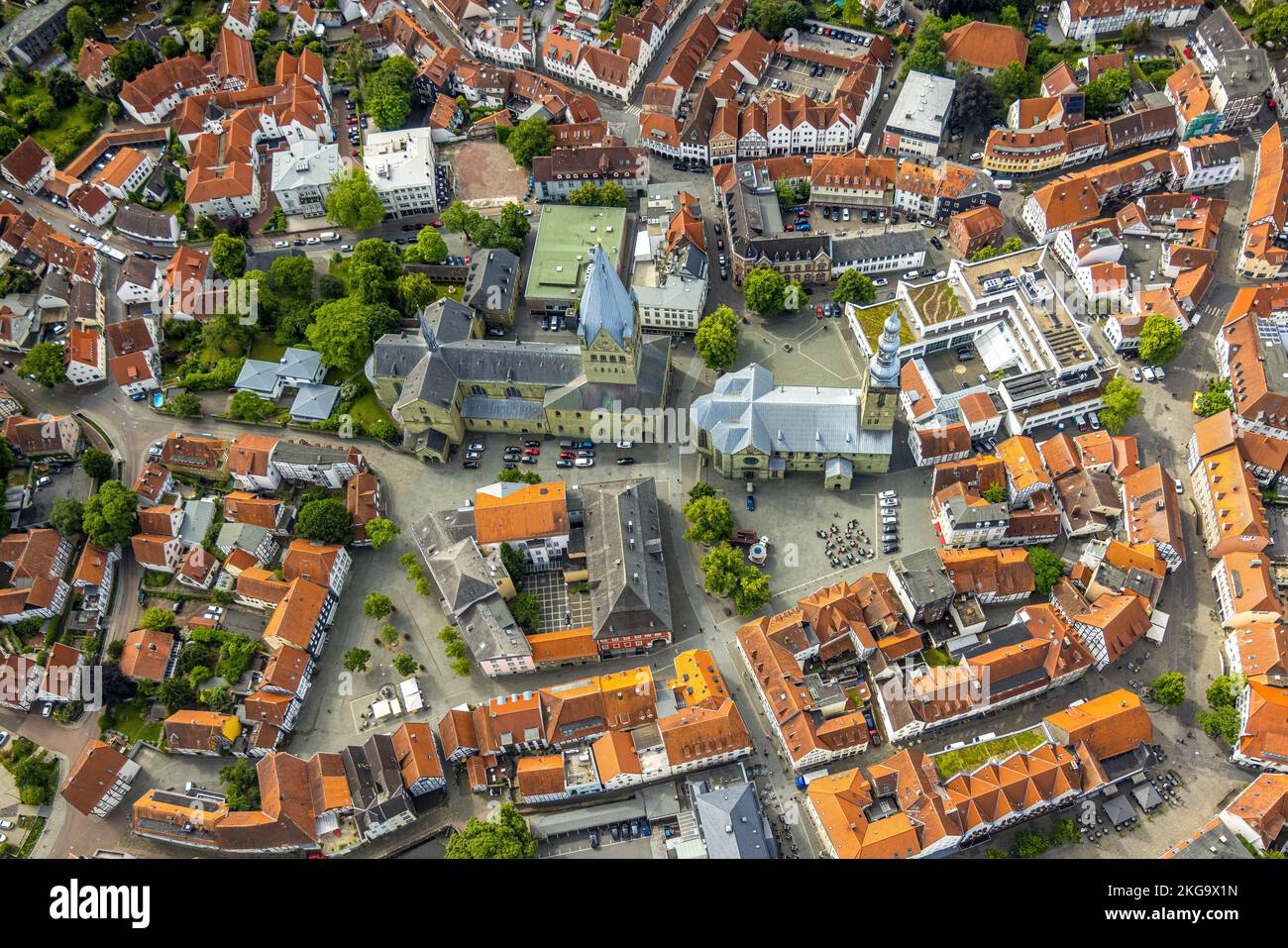 Luftaufnahme, Rathaus in der Altstadt mit St. Petri Alde Kerke und St ...