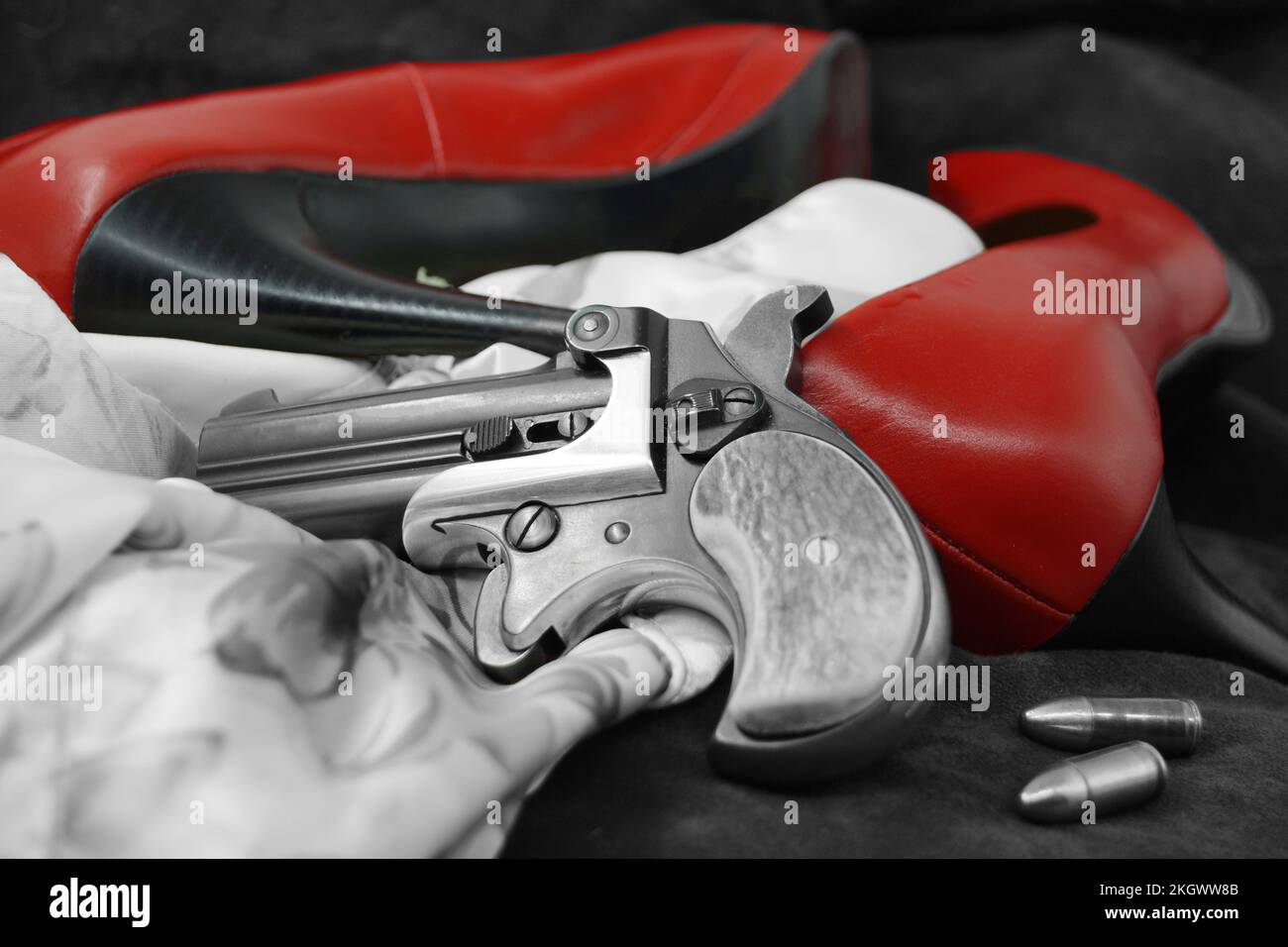 Small pistol -Fotos und -Bildmaterial in hoher Auflösung – Alamy