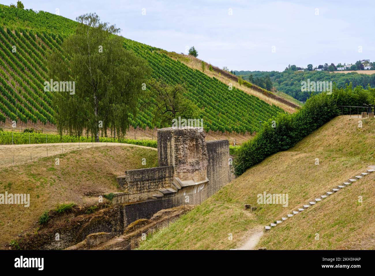 Das Trier Amphitheater ist ein römisches Amphitheater in Trier. Es ist ...