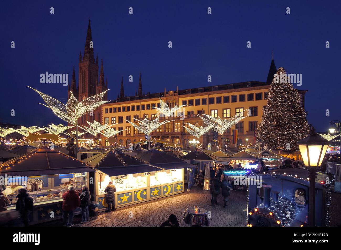 Weihnachtsmarkt wiesbaden -Fotos und -Bildmaterial in hoher Auflösung ...