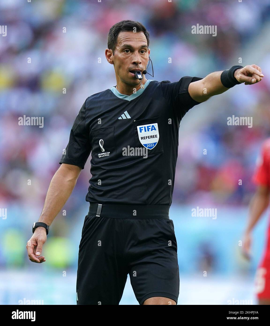 Schiedsrichter Facundo Tello Figueroa während des ...