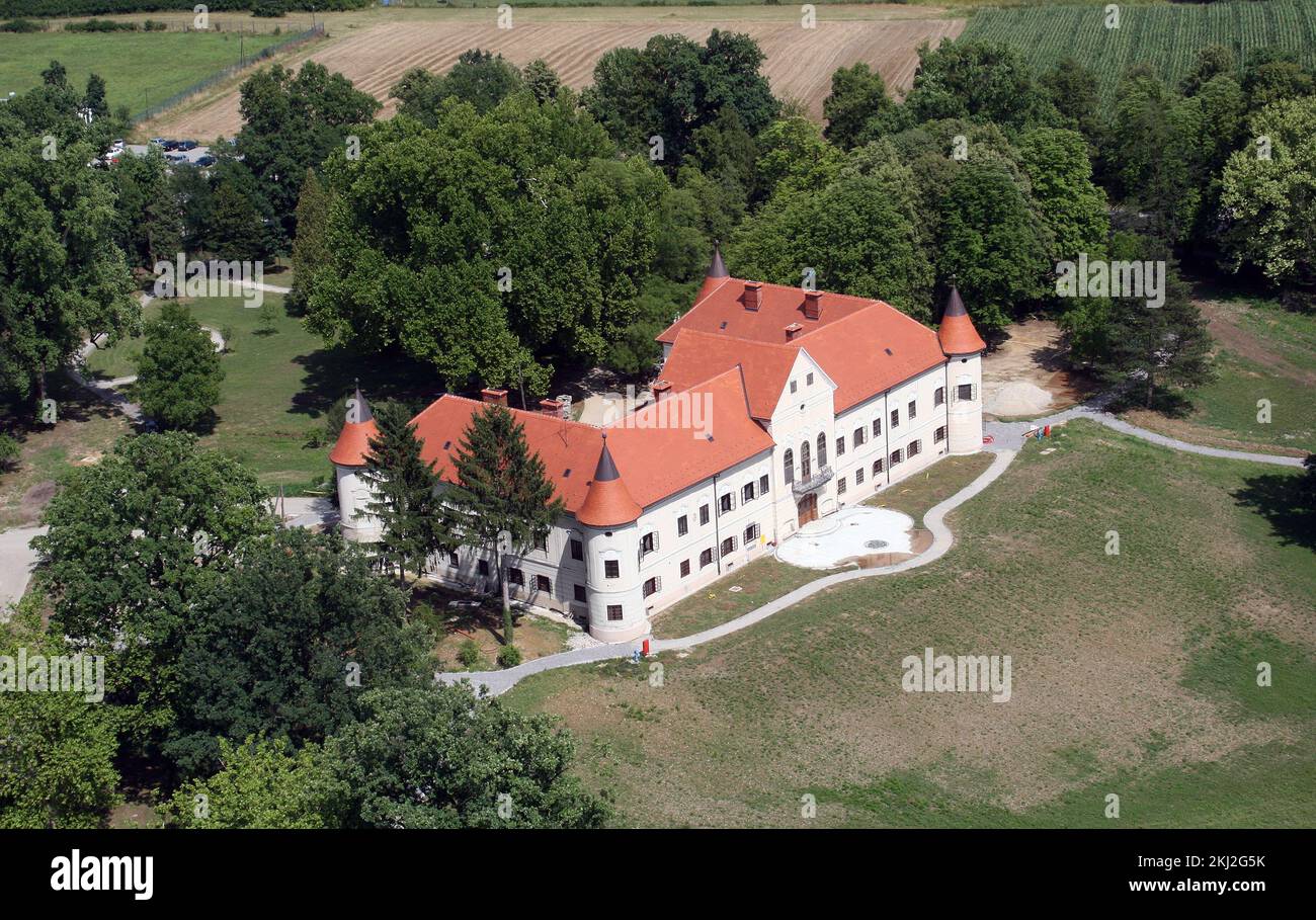 Schloss Luznica, Kloster der Schwestern der Nächstenliebe von St. Vincent de Paul, Kroatien ...