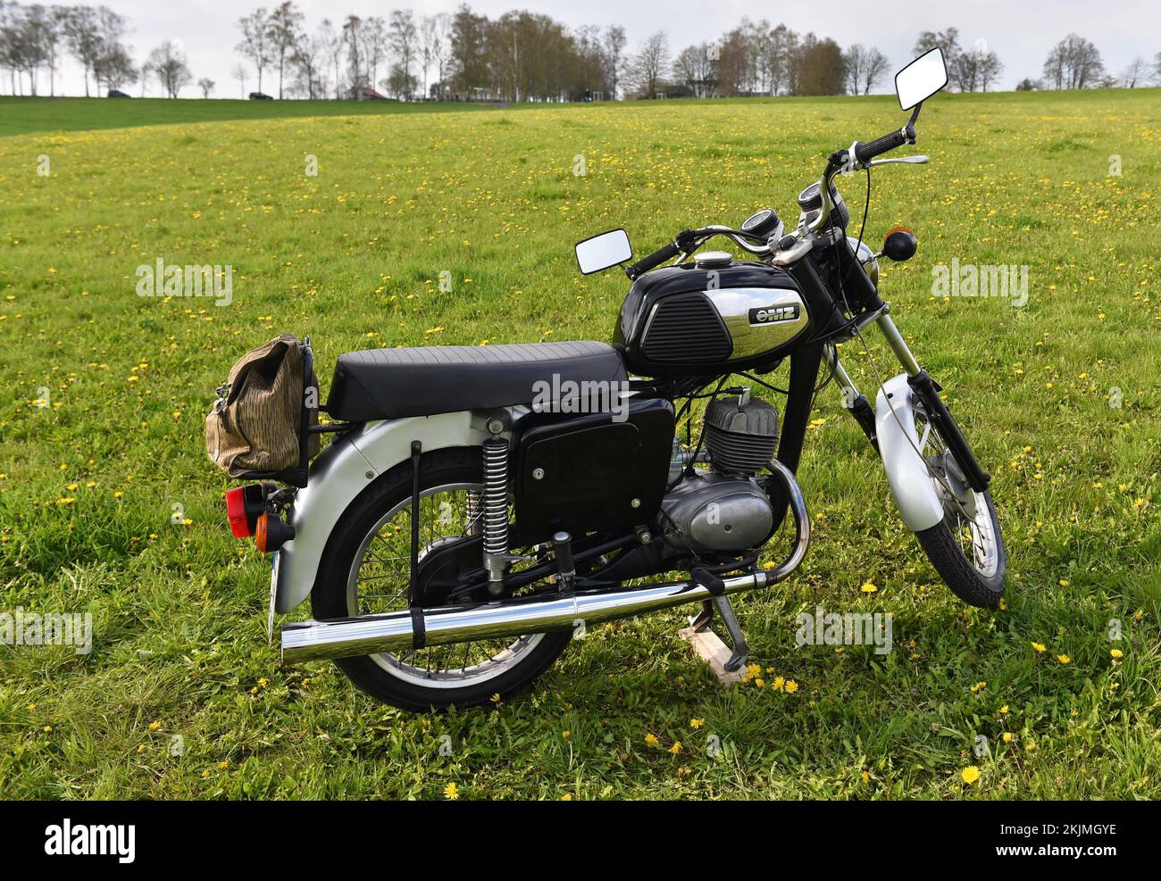 Oldtimer-Motorrad der DDR MZ TS 150, Hessen, Deutschland, Europa Stockfotografie - Alamy