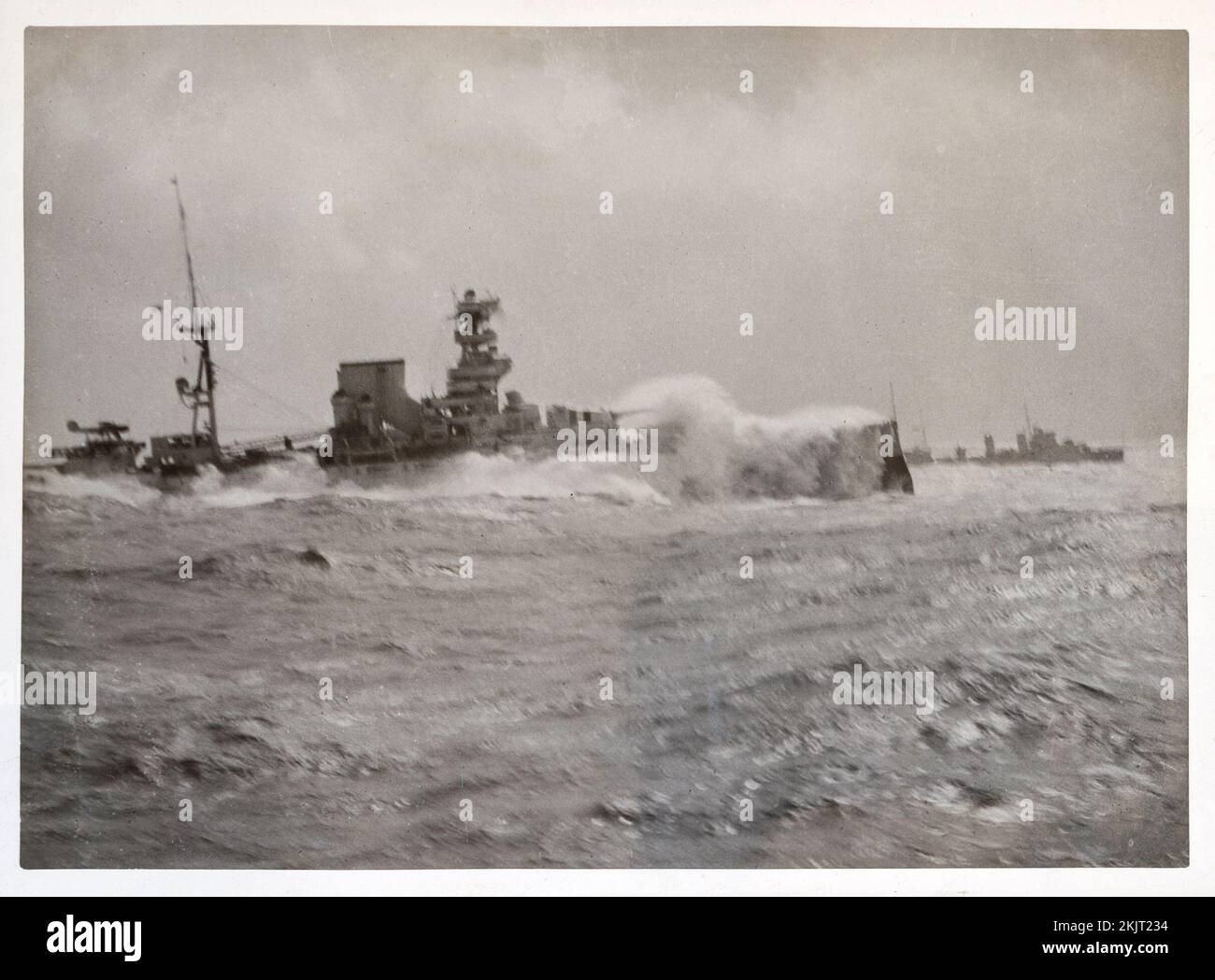 Großbritannien superschiff royal navy -Fotos und -Bildmaterial in hoher ...