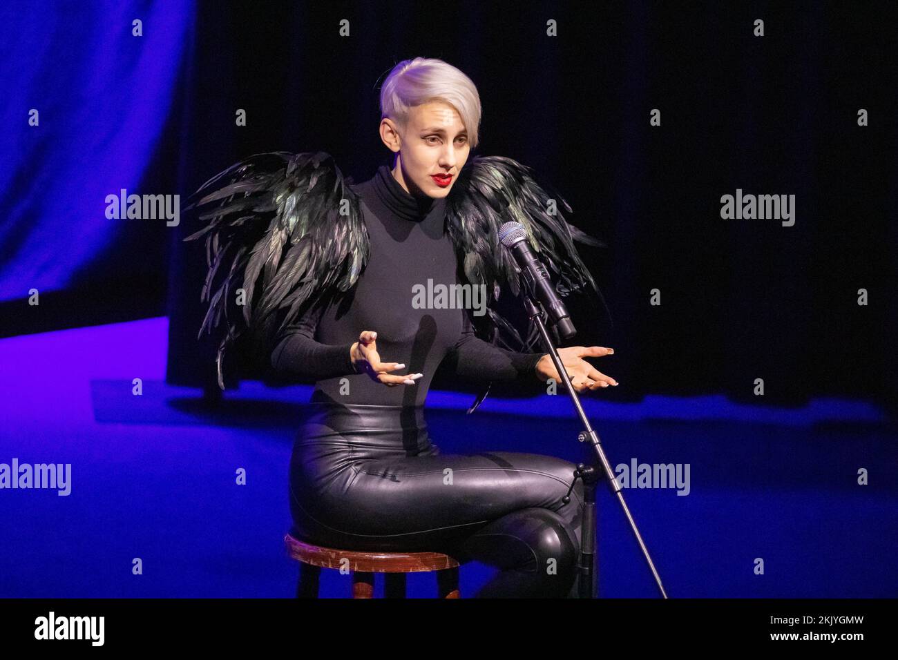 Lisa Eckhart bei ihr Soloprogramm „Lisa Eckhart - die Vorteile des ...