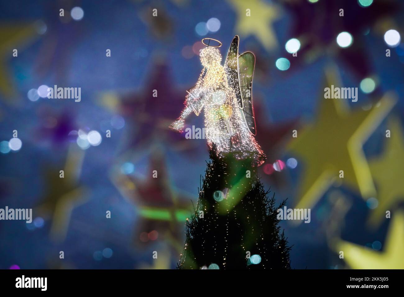 Dortmund, 22.. November 2022: Ein vier Meter hoher Engel mit Trompete ...