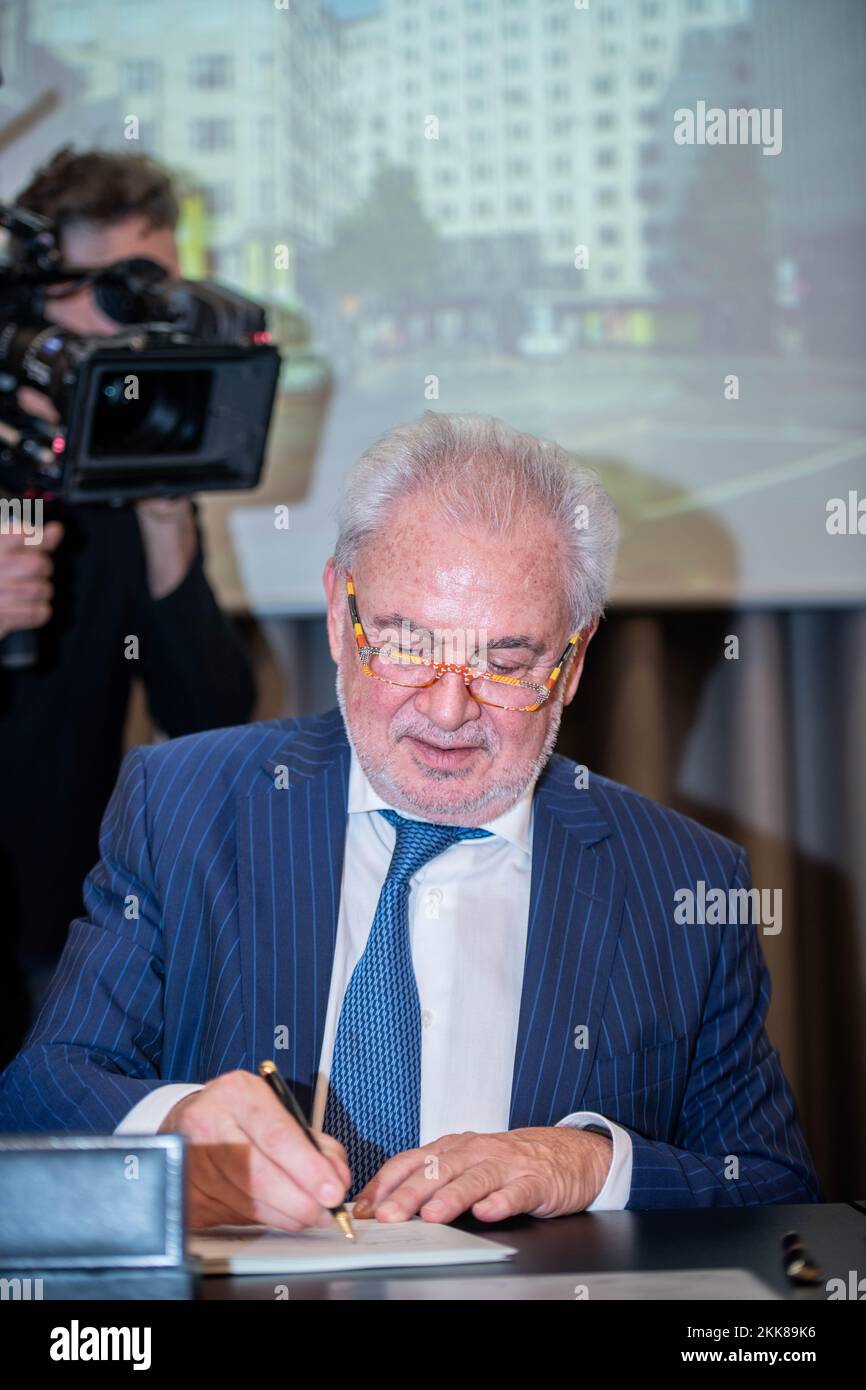 Fernand Huts, CEO von Katoen Natie, wurde während der offiziellen ...