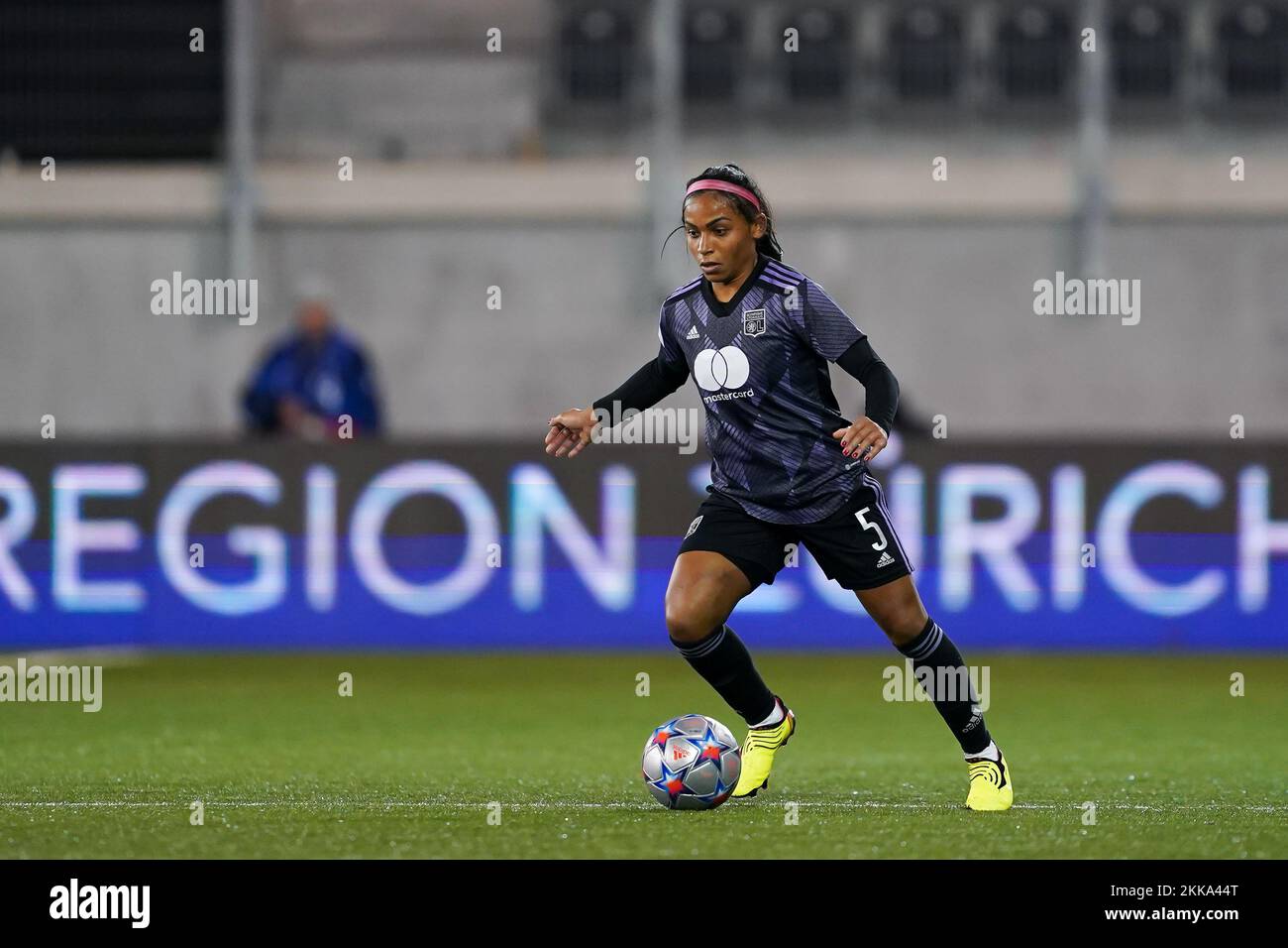 24.11.2022, Schaffhausen, Wefox Arena, Frauen Champions League: FC ...