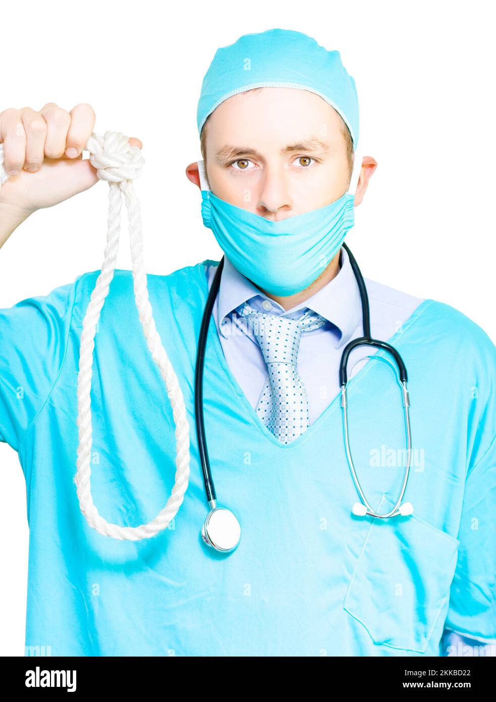 Ein Arzt, der eine Maske und ein Kleid trägt, hält die hoch Schlinge ...