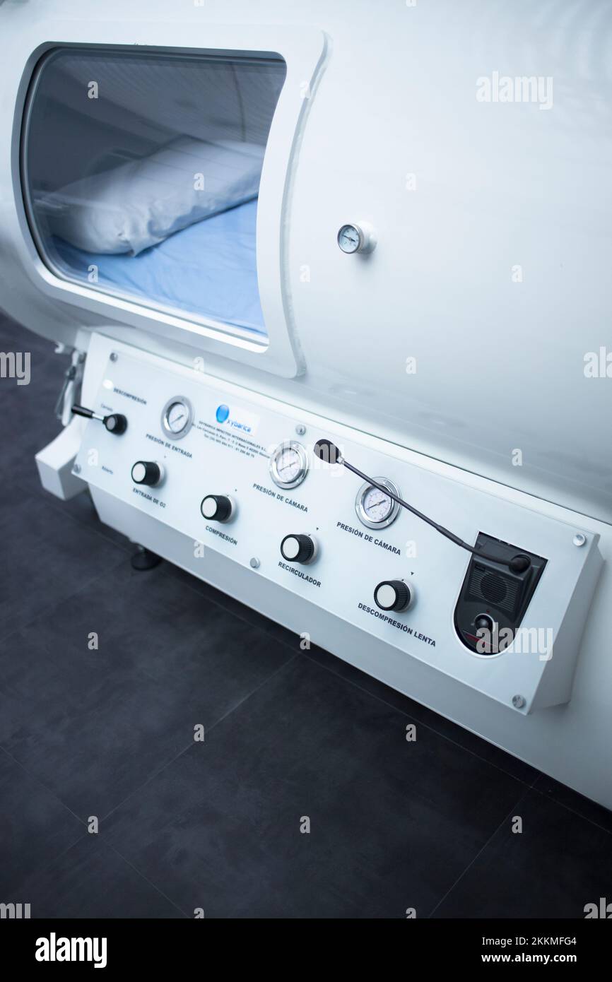 Hyperbare sauerstofftherapie hbot -Fotos und -Bildmaterial in hoher Auflösung – Alamy