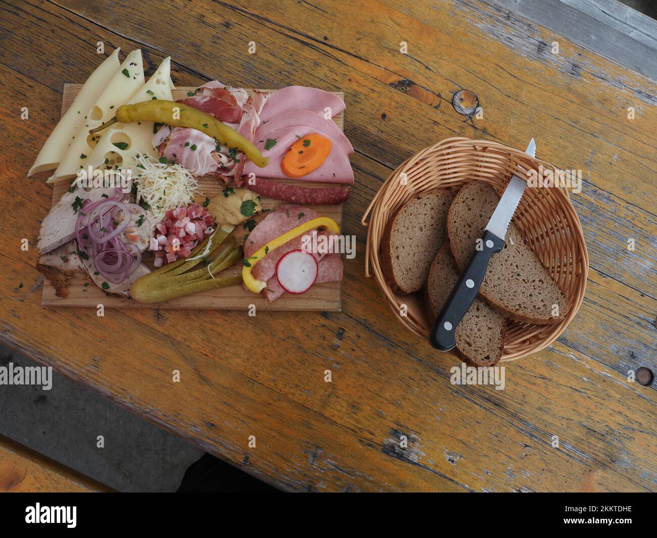 Brettljause steiermark -Fotos und -Bildmaterial in hoher Auflösung – Alamy