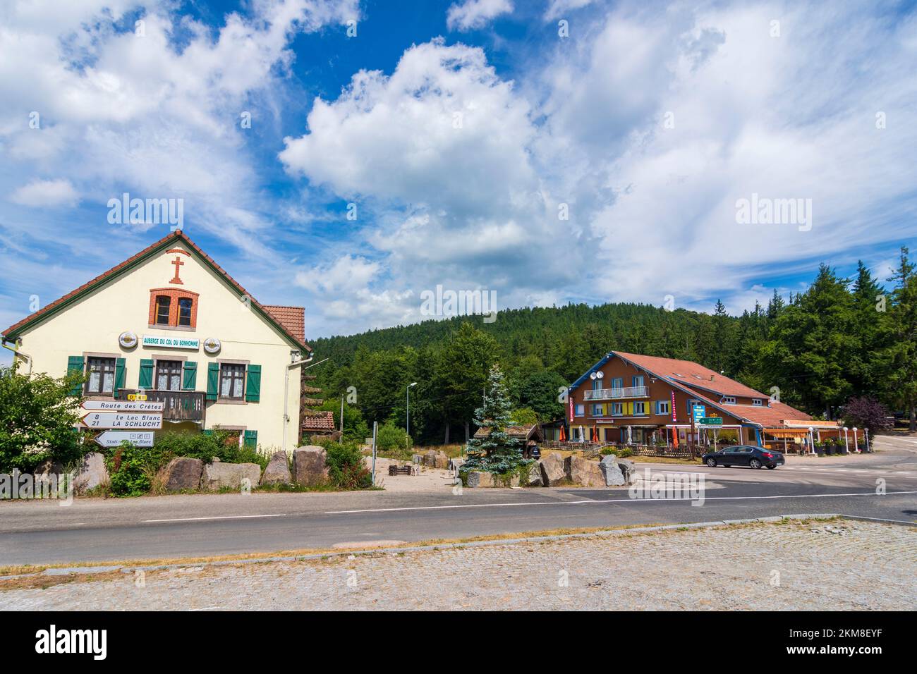 Vogesen-Gebirge: Restaurant am Col du Bonhomme (Diedolshauser Pass) im ...
