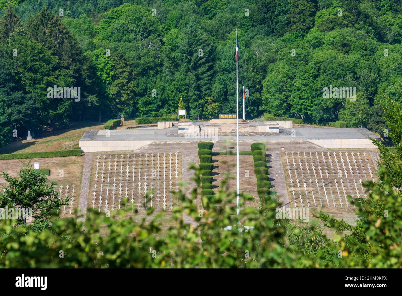 Soldatenfriedhof am hartmannswillerkopf vieil armand -Fotos und ...
