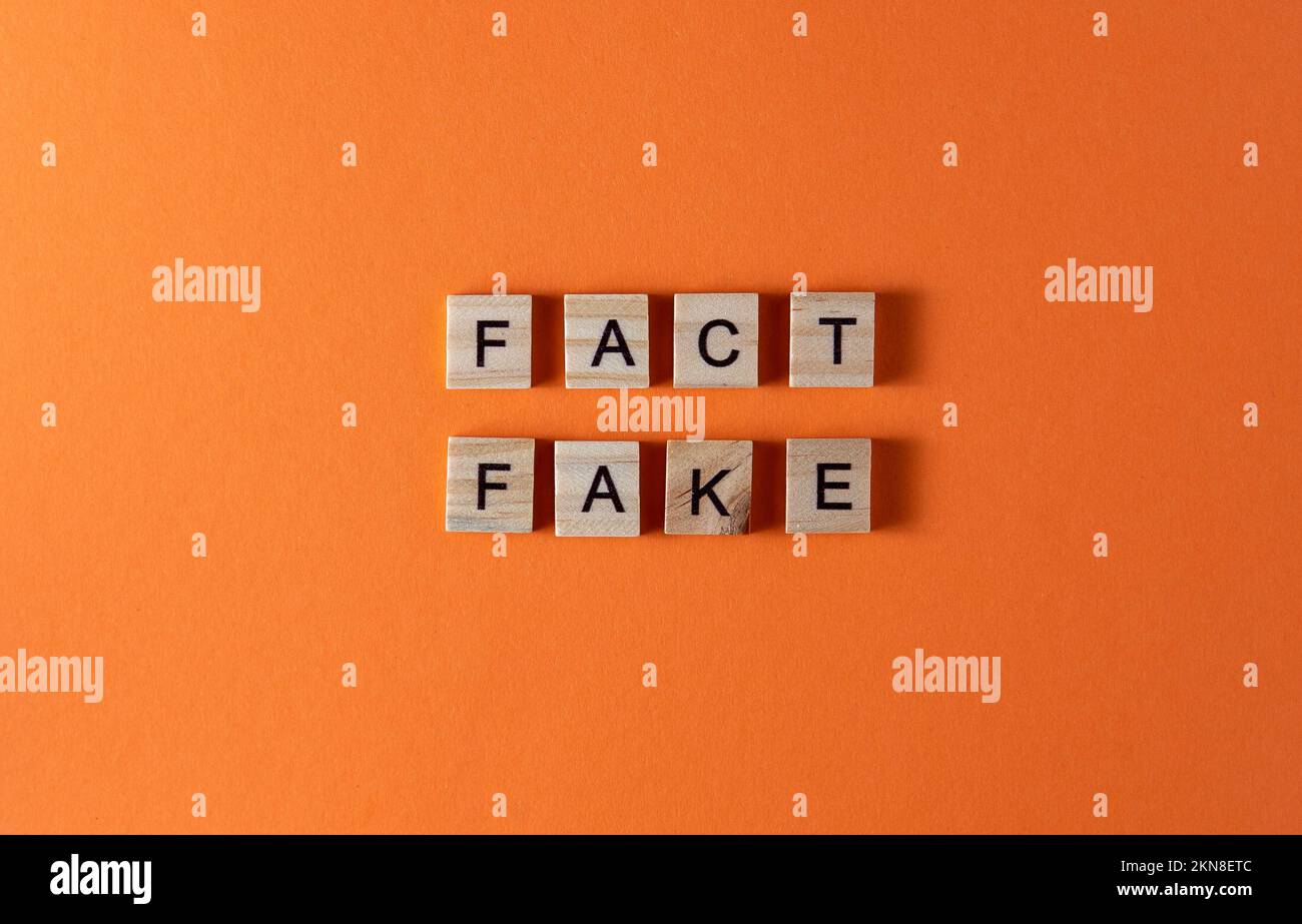 Fake slogan -Fotos und -Bildmaterial in hoher Auflösung – Alamy