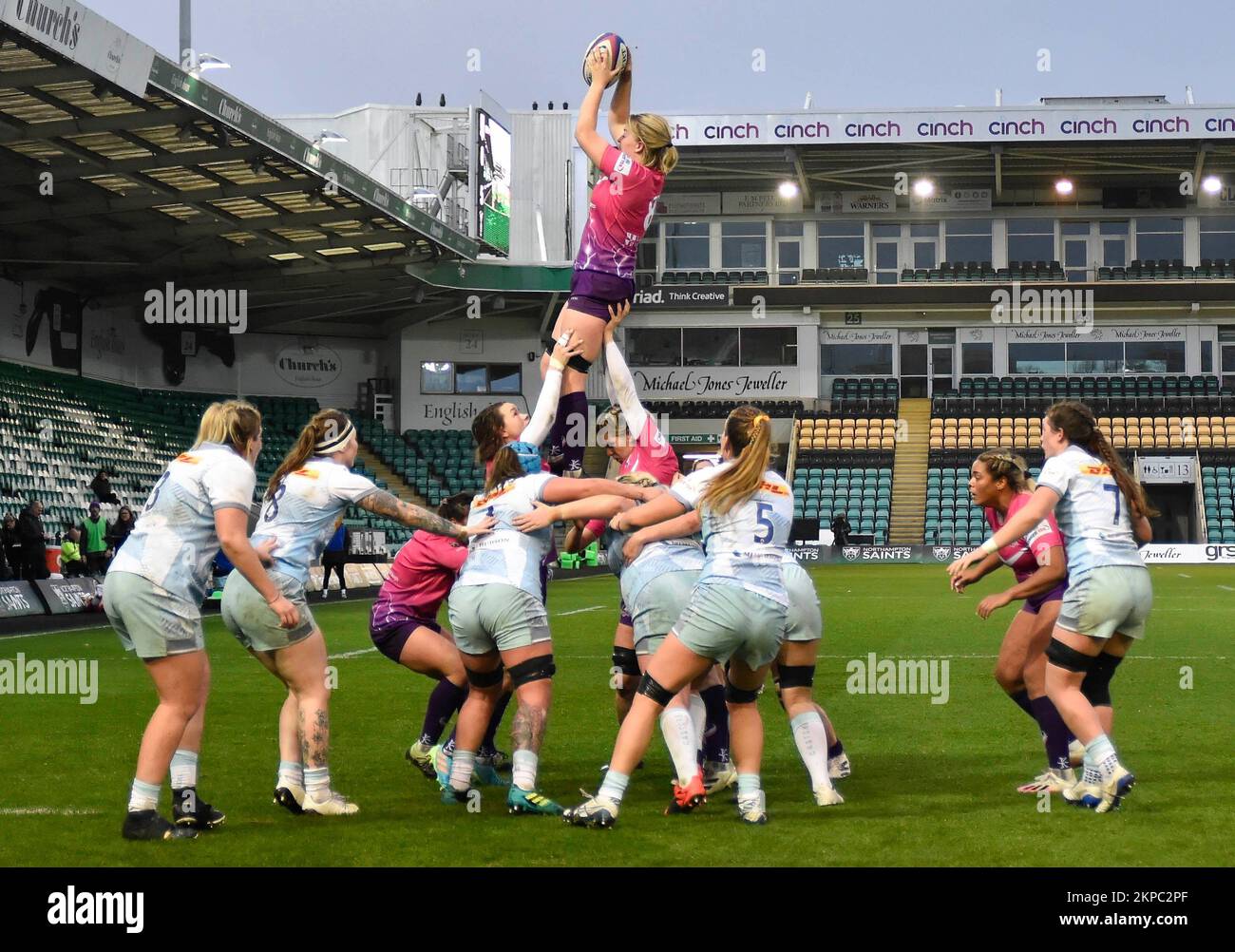 Loughborough lightning gegen harlekine -Fotos und -Bildmaterial in ...