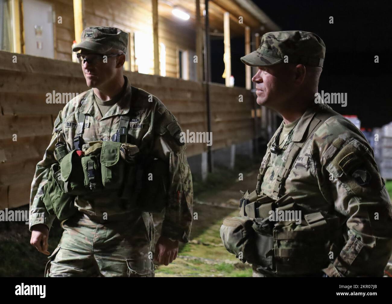 SPC. Thomas Clark, ein Infanterist der Dagger Company zugeteilt, 1.. Bataillon, 26 ...