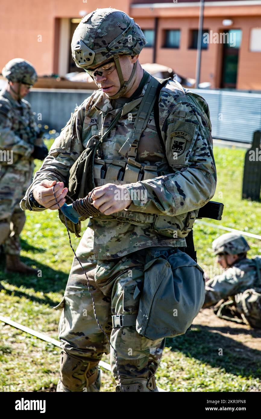 1. Leutnant Michael A. Renard, USA Army Southern European Task Force ...