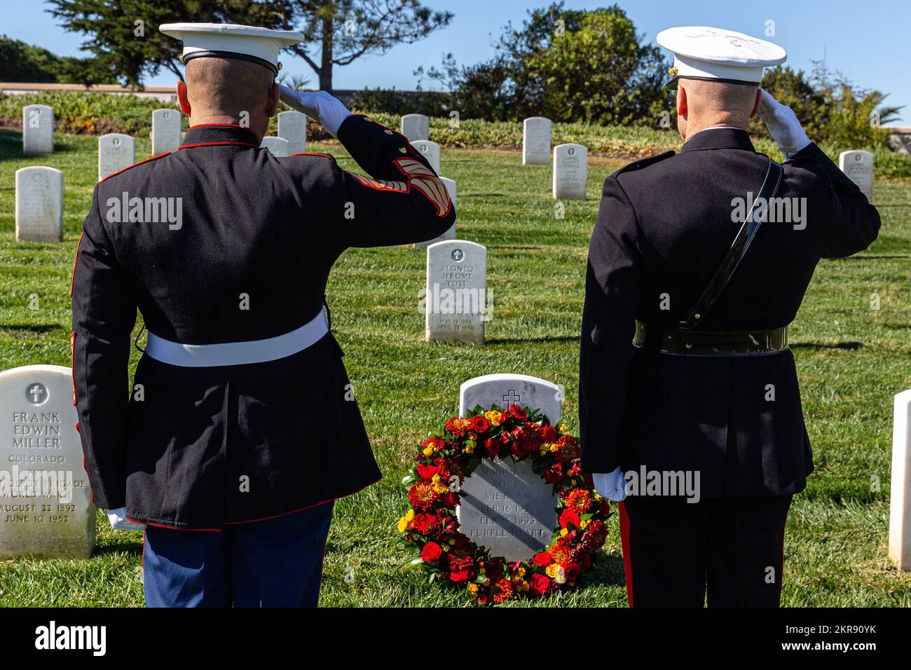 Brigg. General Jason L. Morris, rechts, der kommandierende General des ...