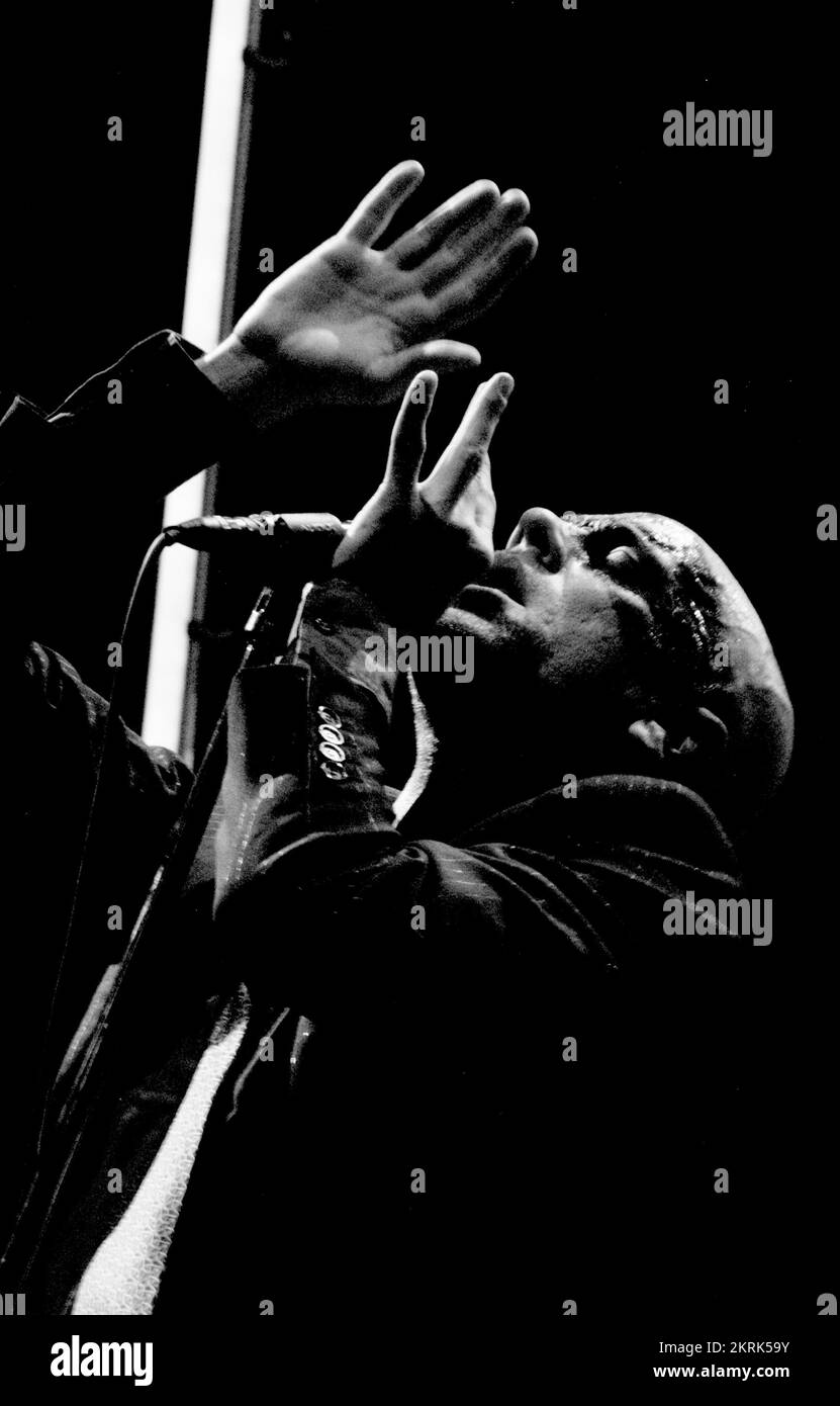 Michael stipe of rem Schwarzweiß-Stockfotos und -bilder - Alamy