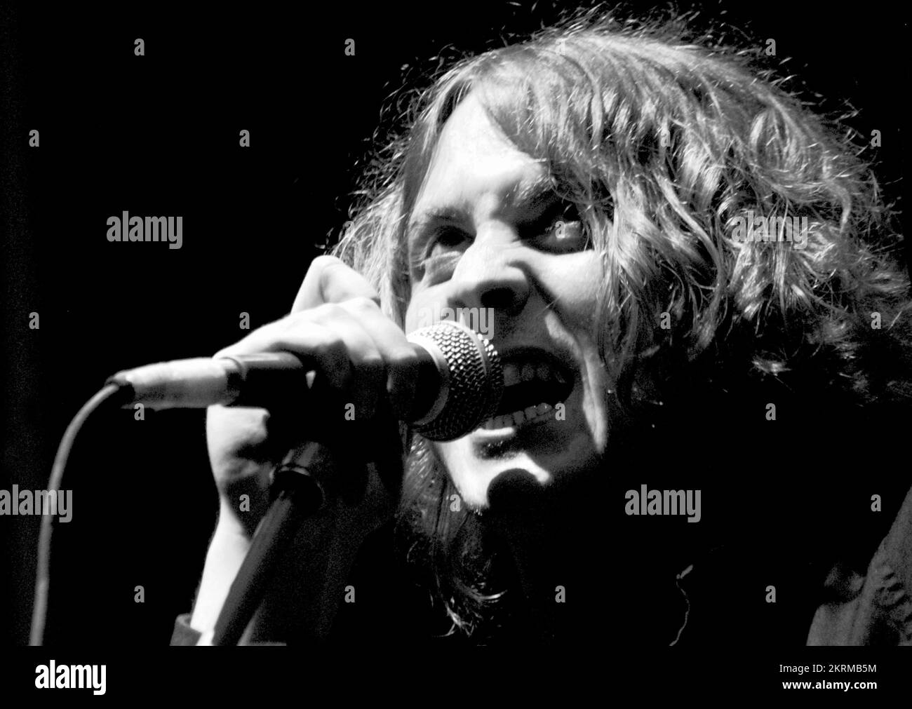 Dave McCabe, Leadsänger und Gitarrist bei DEN ZUTONS, spielte am 10 ...