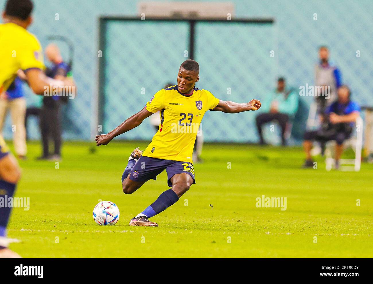 Moises Caicedo (23) aus Ecuador während der FIFA-Weltmeisterschaft 2022 ...
